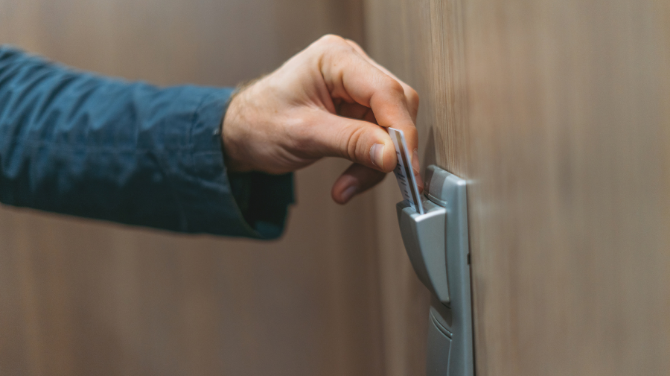 What are the benefits of the Keyless Door Access Control System?